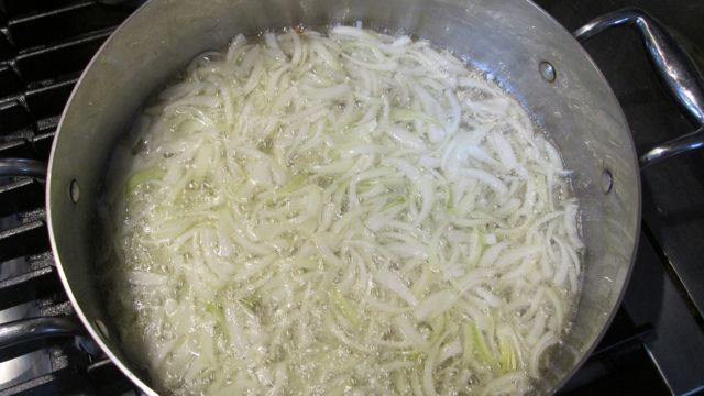 Grandma singing: Piaz Dagh!