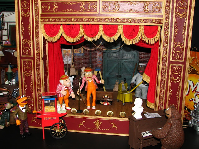 Lance Cardinal Creations: CUSTOM MUPPET FIGURE COLLECTION DISPLAY CASE