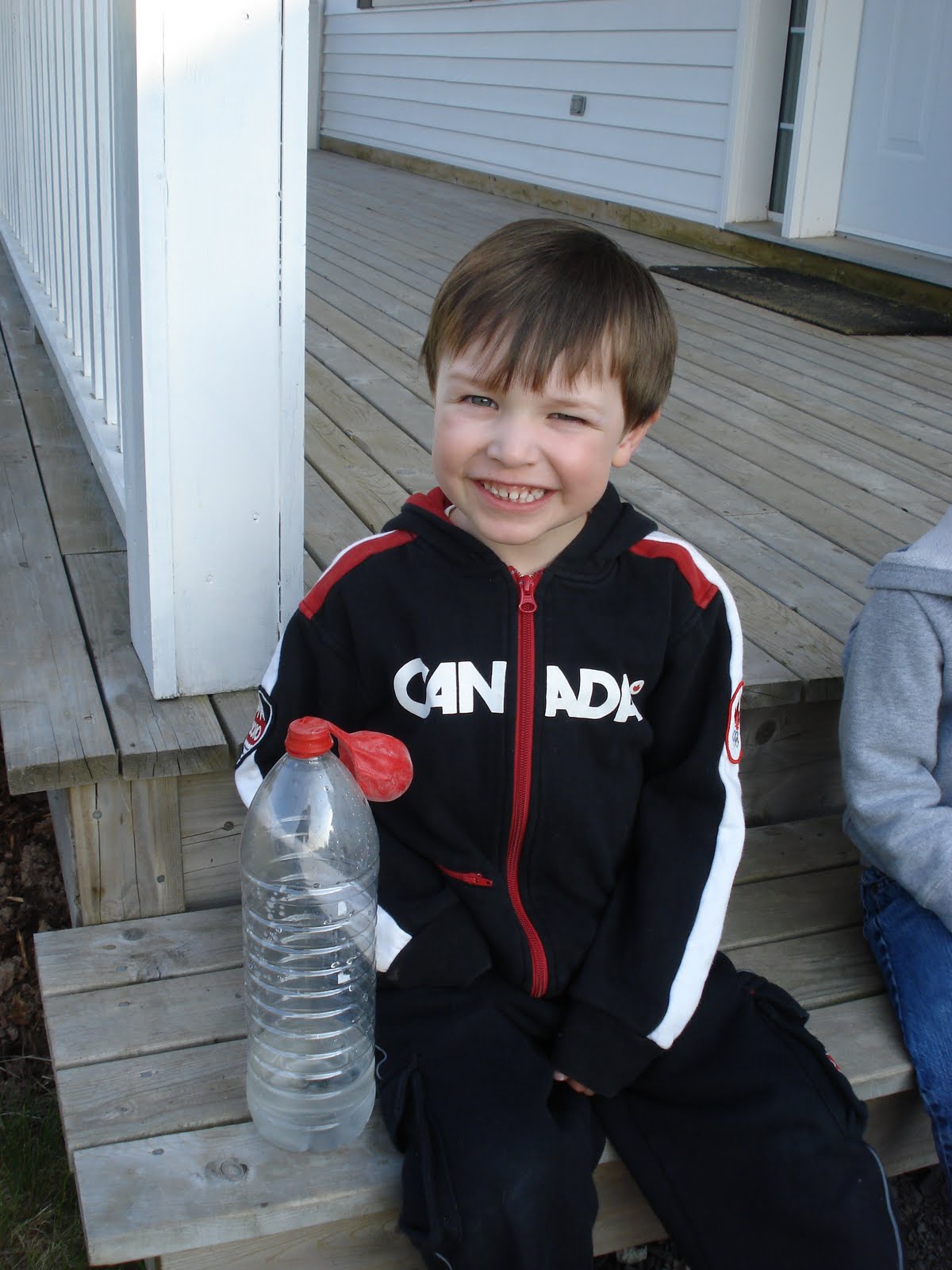 East Coast Mommy: SIMPLE Science Experiment - Cause and Effect