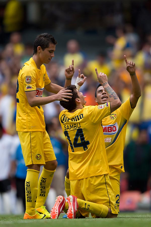 América dedica goleada al 'Chucho', 3-0 sobre el Atlas