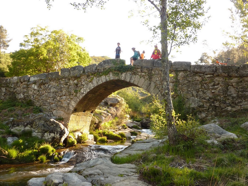 BiKeNaTuRaS: PELA CABREIRA À PROCURA DA NASCENTE DO RIO AVE...