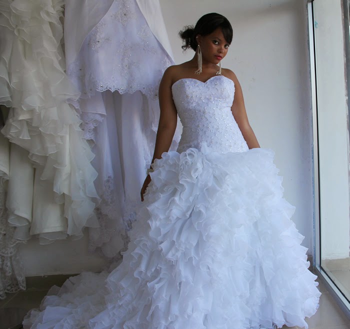 MAVAZI YA HARUSI: April 2015