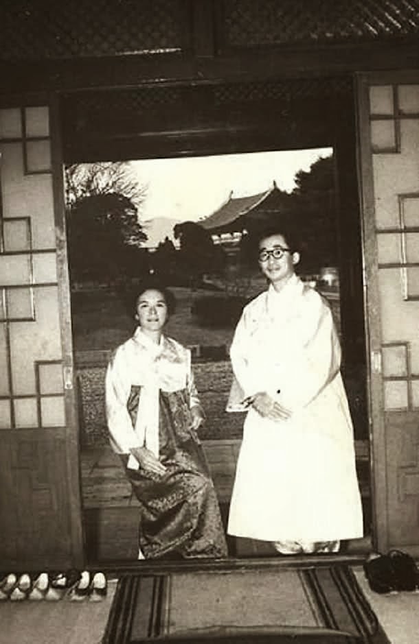 Postales desde Corea: JULIA MULLOCK: DE ARQUITECTA A PRINCESA CONSORTE ...