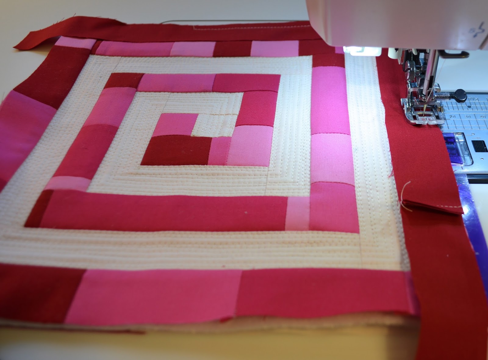 she can quilt: A FAL 2016 Tutorial: Modern Labyrinth Trivet
