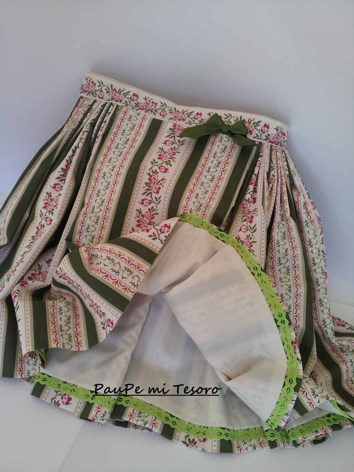 PauPe : Mi primera falda Fallera.