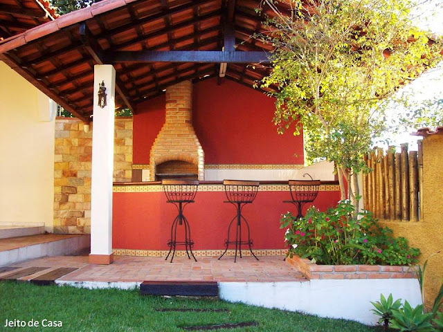 ÁREA COM CHURRASQUEIRA RÚSTICA: 33 IDEIAS PARA TE INSPIRAR