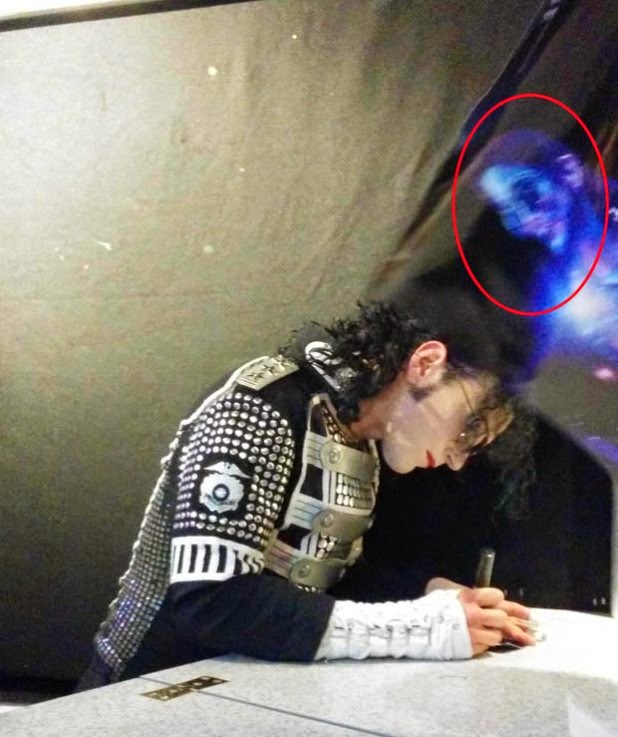 SHOCKING: Michael Jackson’s Ghost Spotted At His Tribute Yesterday [See ...