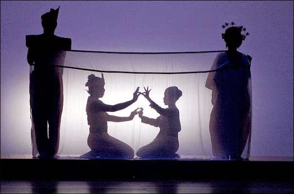 PEWARIS BANGSA: SINOPSIS LA GALIGO