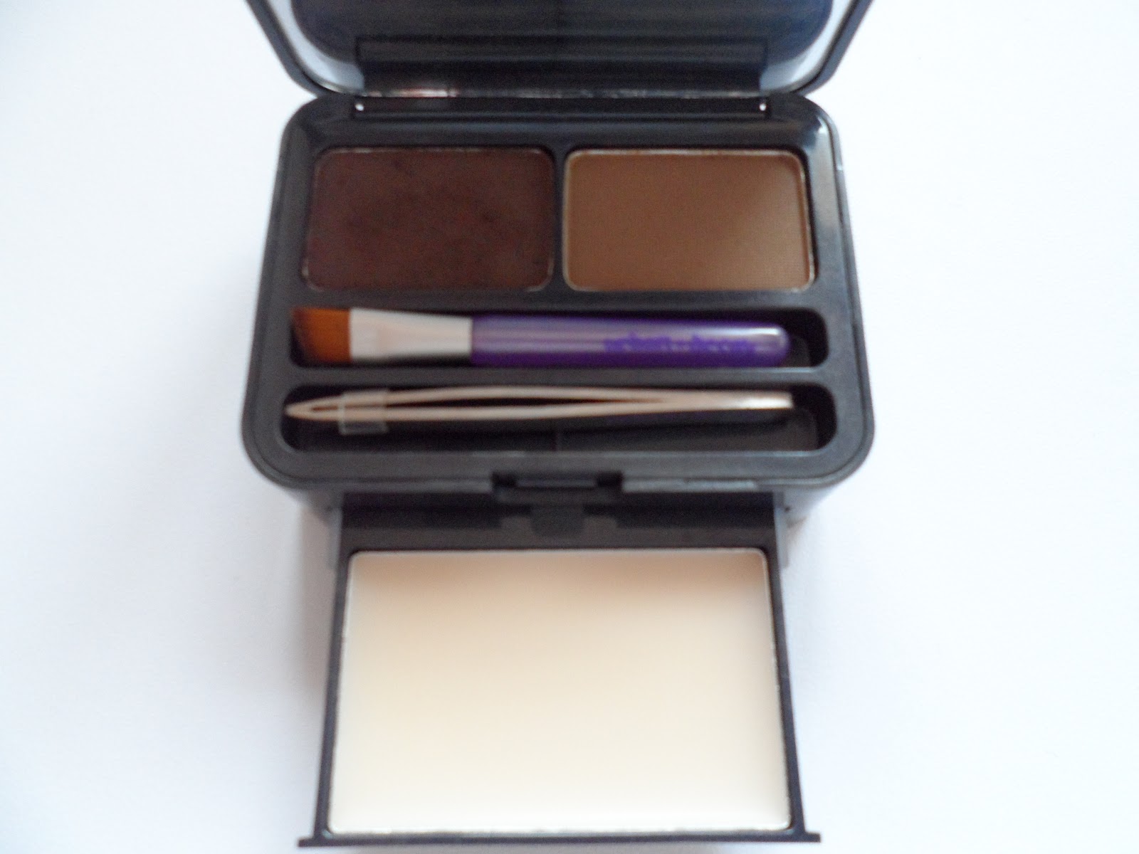 Uncover Your Beauty: Perfect Eyebrows In A Box