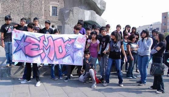 Anarquismo EMO: Anarco Monarquia EMO