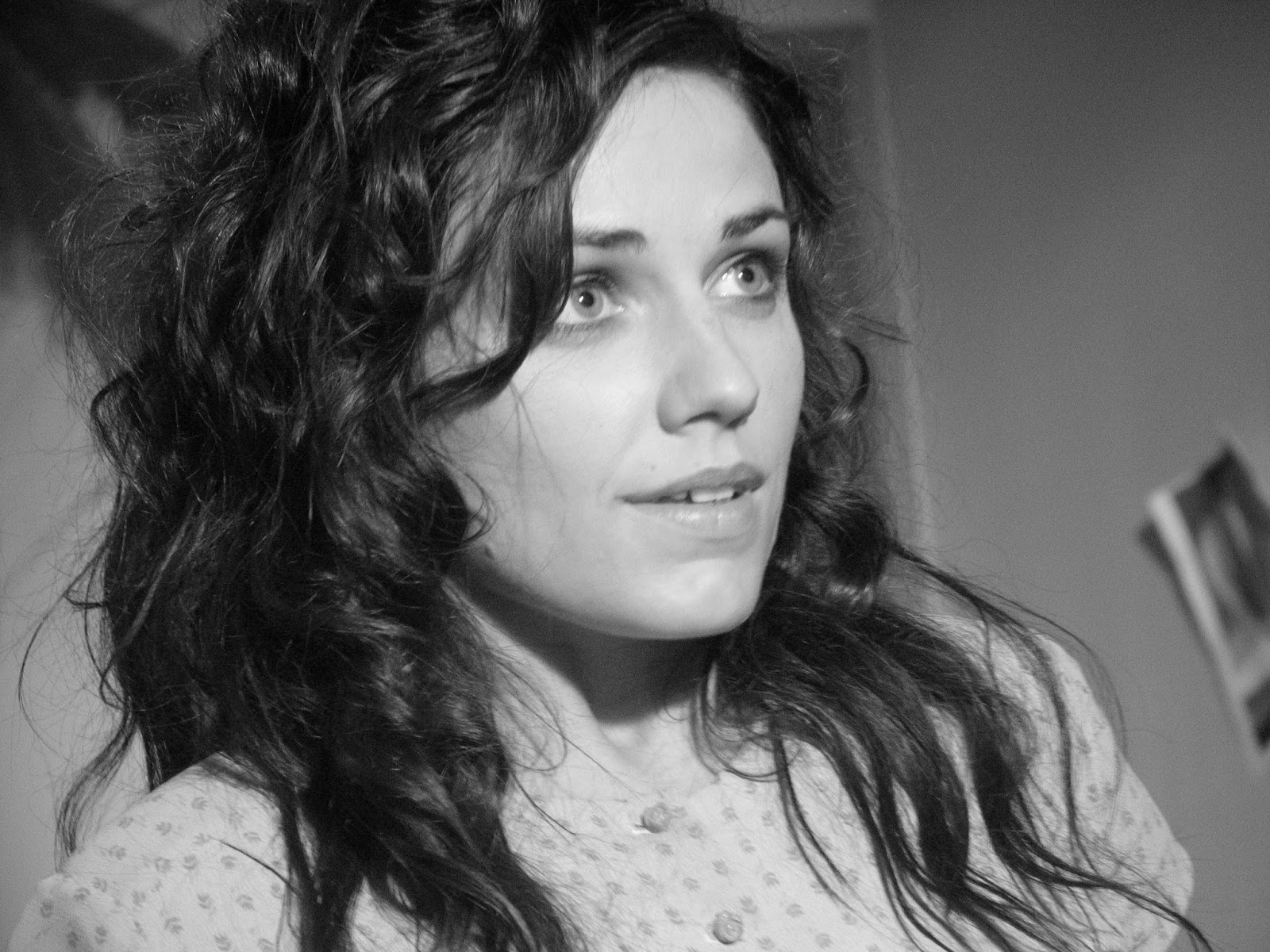 Angela Delfini: Bios