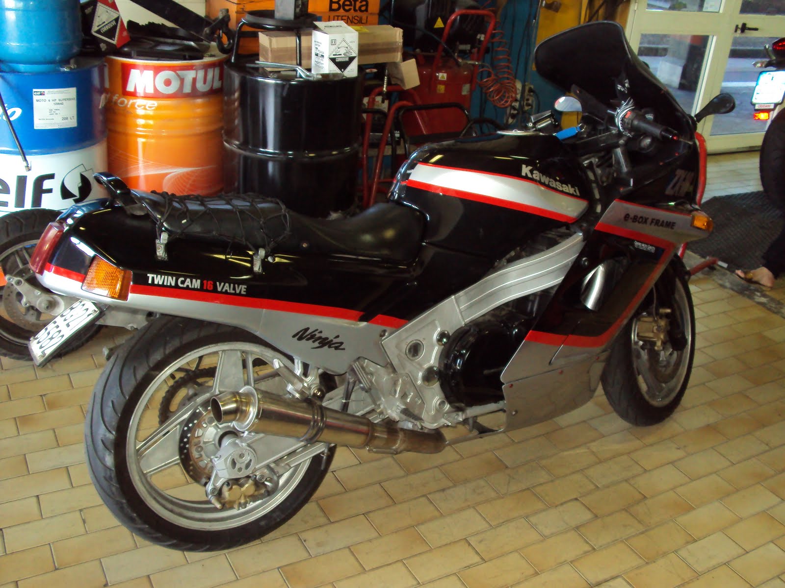 KAWASAKI XZ(T) 1000 TOMCAT Ninja: PROVE GENERALI...