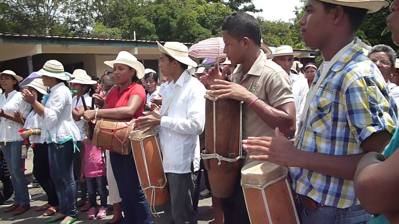 INSTITUTO PROFESIONAL Y TÉCNICO LA PINTADA: TAMBORITO EN LA TUNA DEL I ...