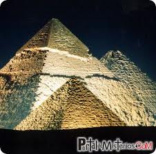 SIMBOLOS ANCESTRALES: LA PIRÁMIDE