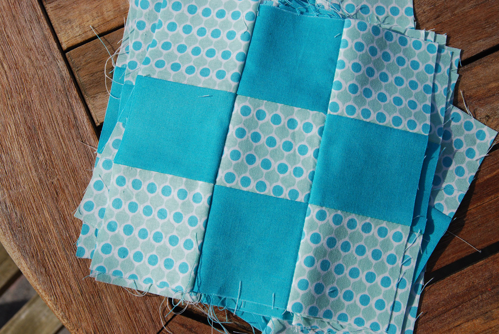 easypatchwork with Karen Ackva: cutting strips from directional print ...