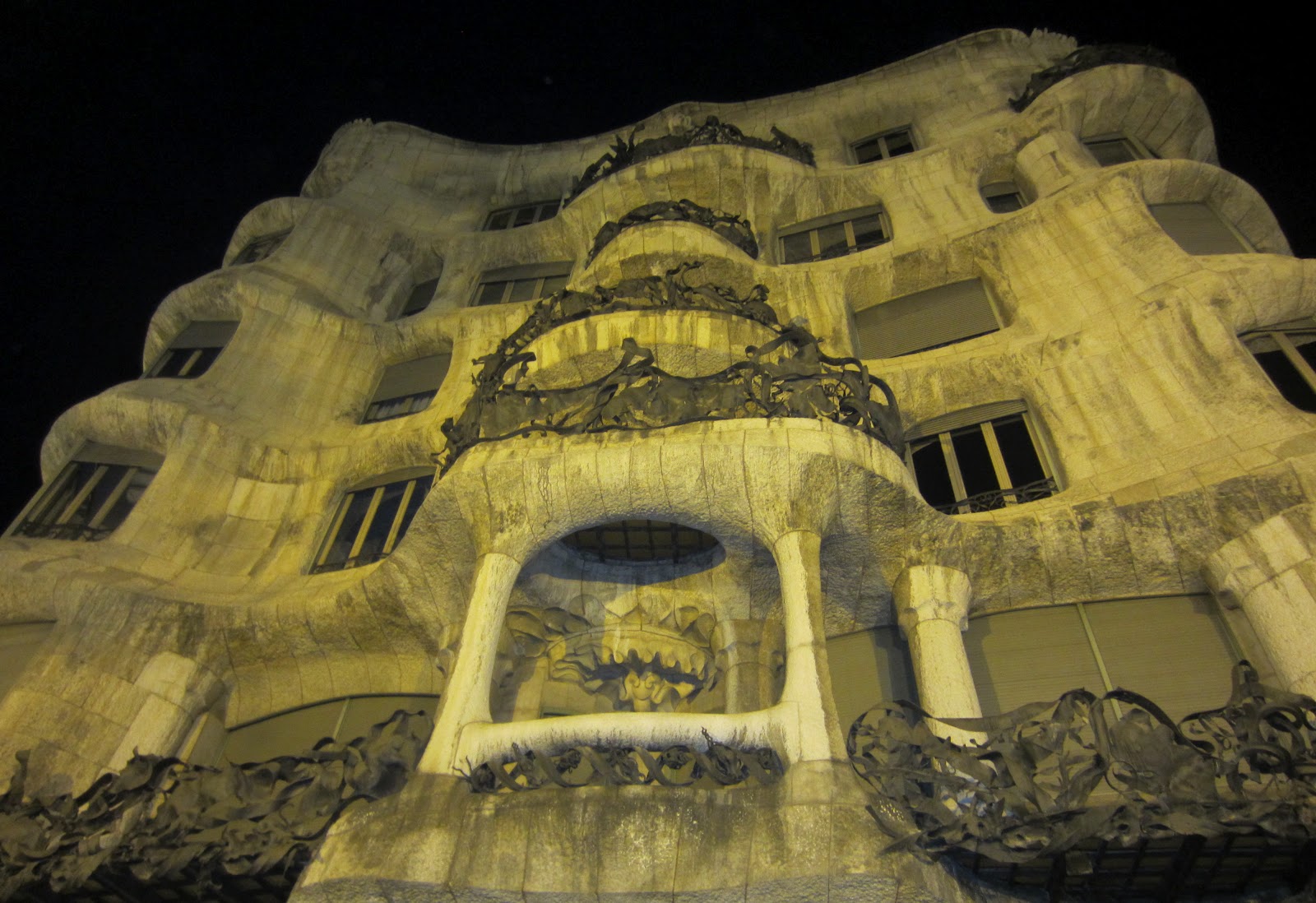 wacky tacky: Say Howdy to Gaudi!