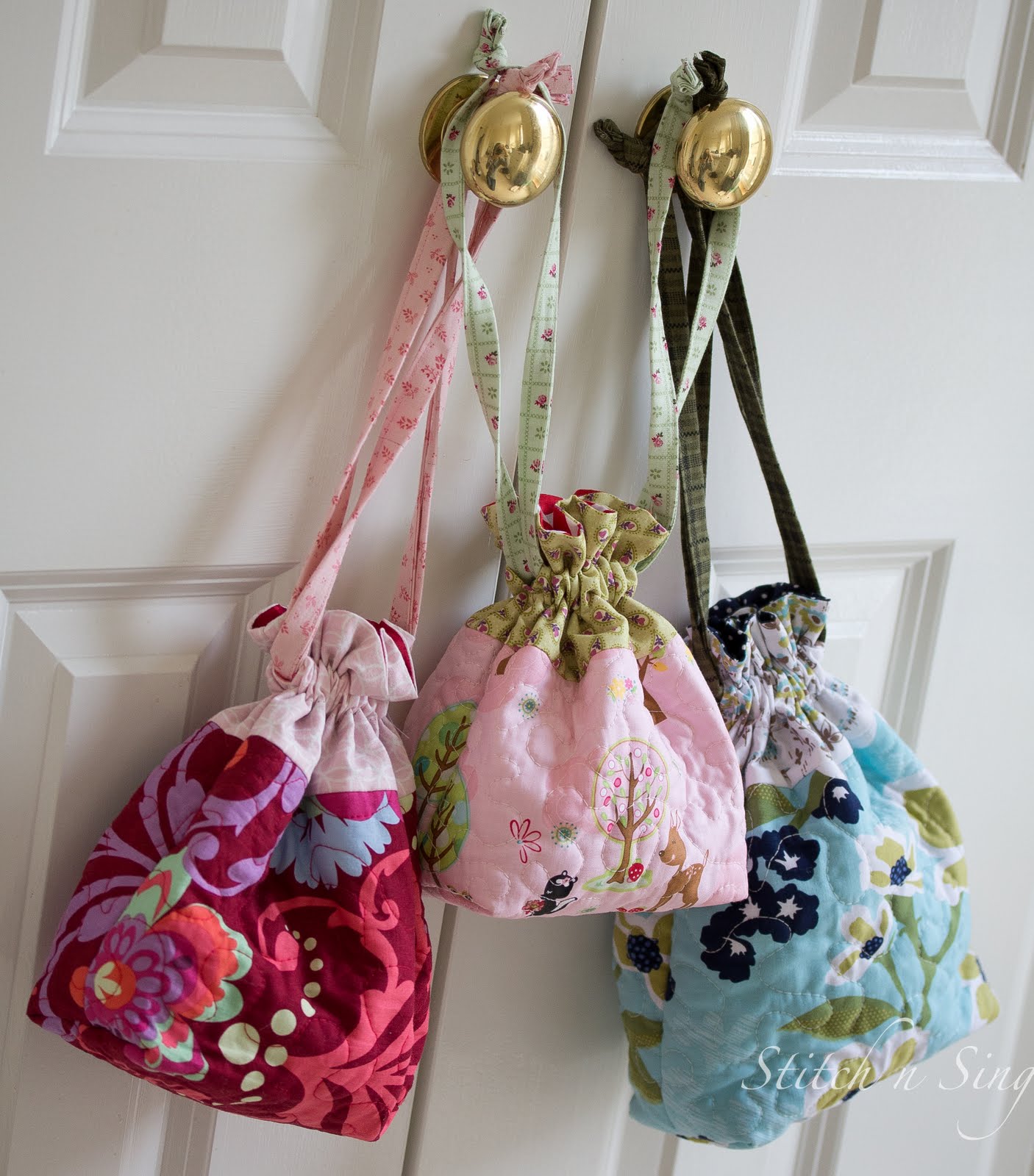 Stitch n Sing: Quilted Drawstring Bags