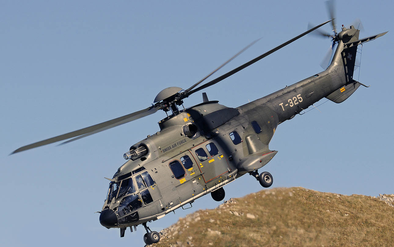 nhungdoicanh: Eurocopter AS-332 Super Puma