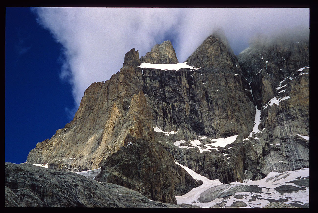 One Hundred Mountains: A stormy traverse of La Meije (1)