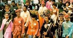 Kenapa Allah Menciptakan Kita Berbangsa Bangsa dan Bersuku Suku?