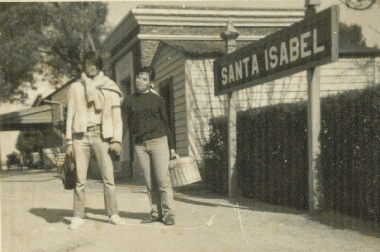 FOTOS DE SANTA ISABEL: En la estación
