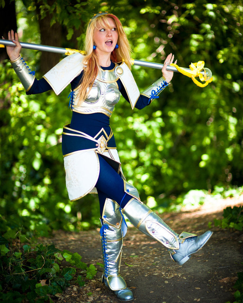 LVMENES: League of Legends Cosplays