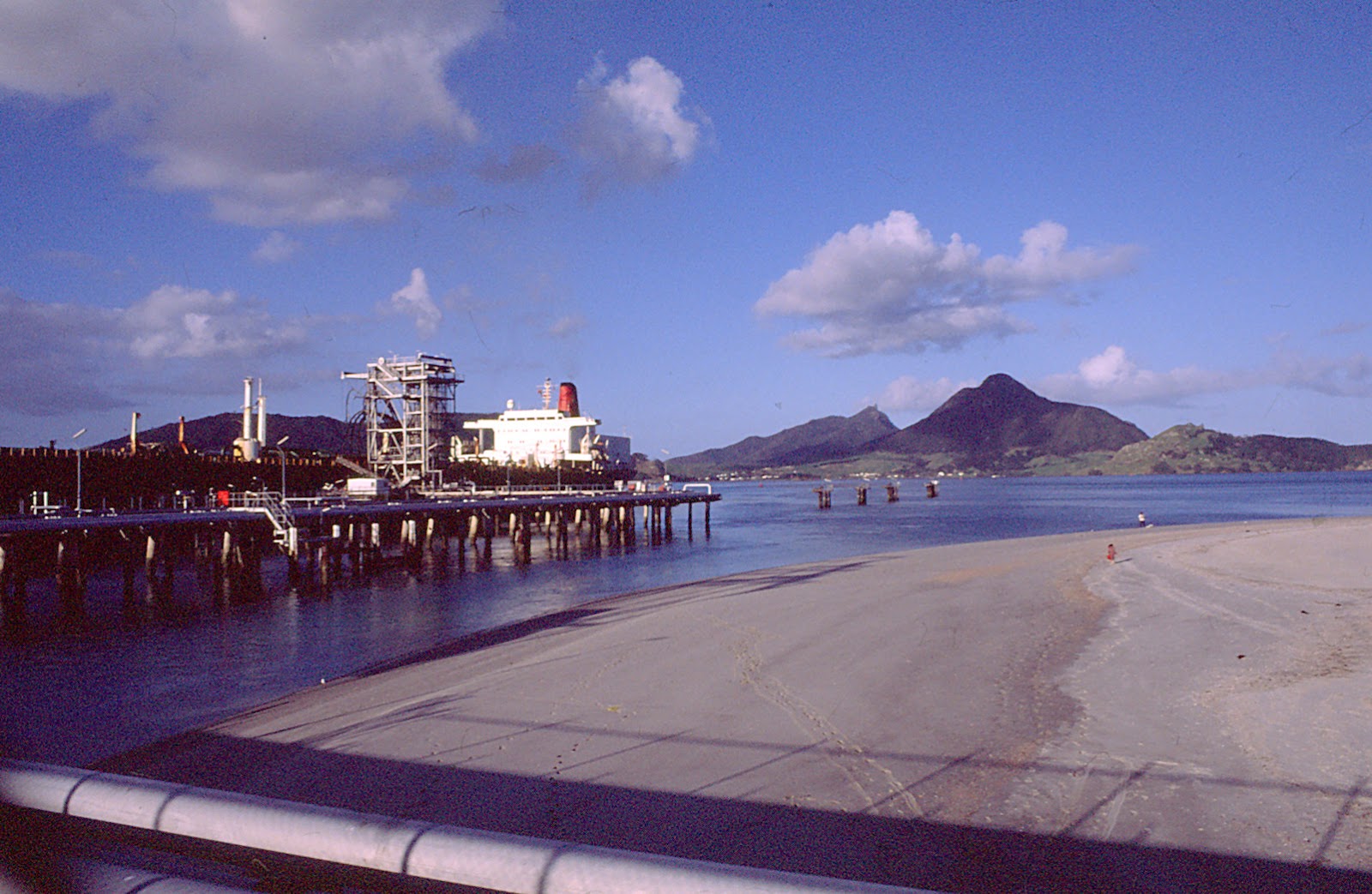 'ZIEN EN WETEN': NATICINA M.S. SHELL TANKERS B.V. (DEEL 1/1)