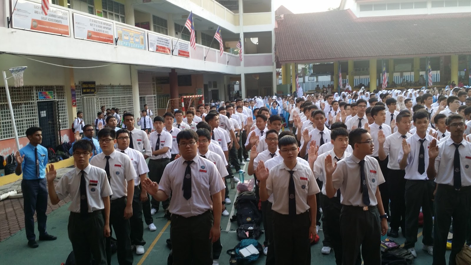 SMKBJ RASMI: HARI PERTAMA SESI PERSEKOLAHAN SMK BUKIT JALIL ( 04 JAN 2016 )