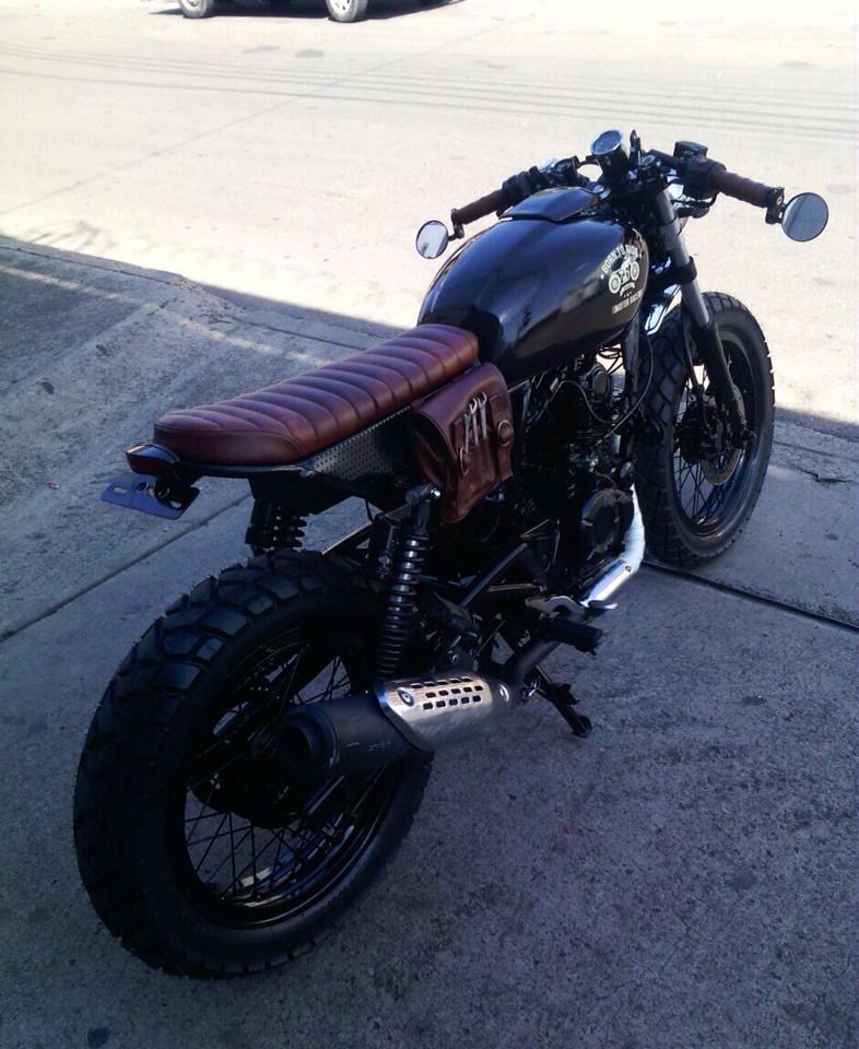 Bajaj Pulsar 180 Custom by Rockers Garage Bogota - Lsr Bikes