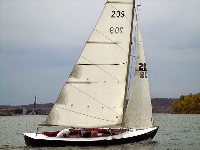 Sailboat Directory: Raven Sailboat - Cape Cod Shipbuilding Company