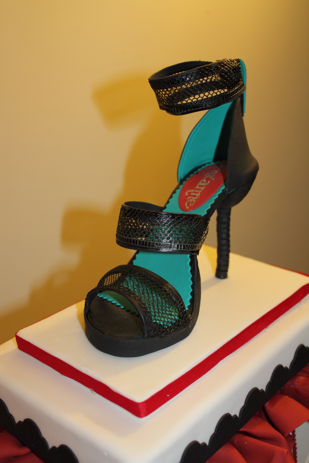 The Cake Engineer: Birthday Shoebox Cake
