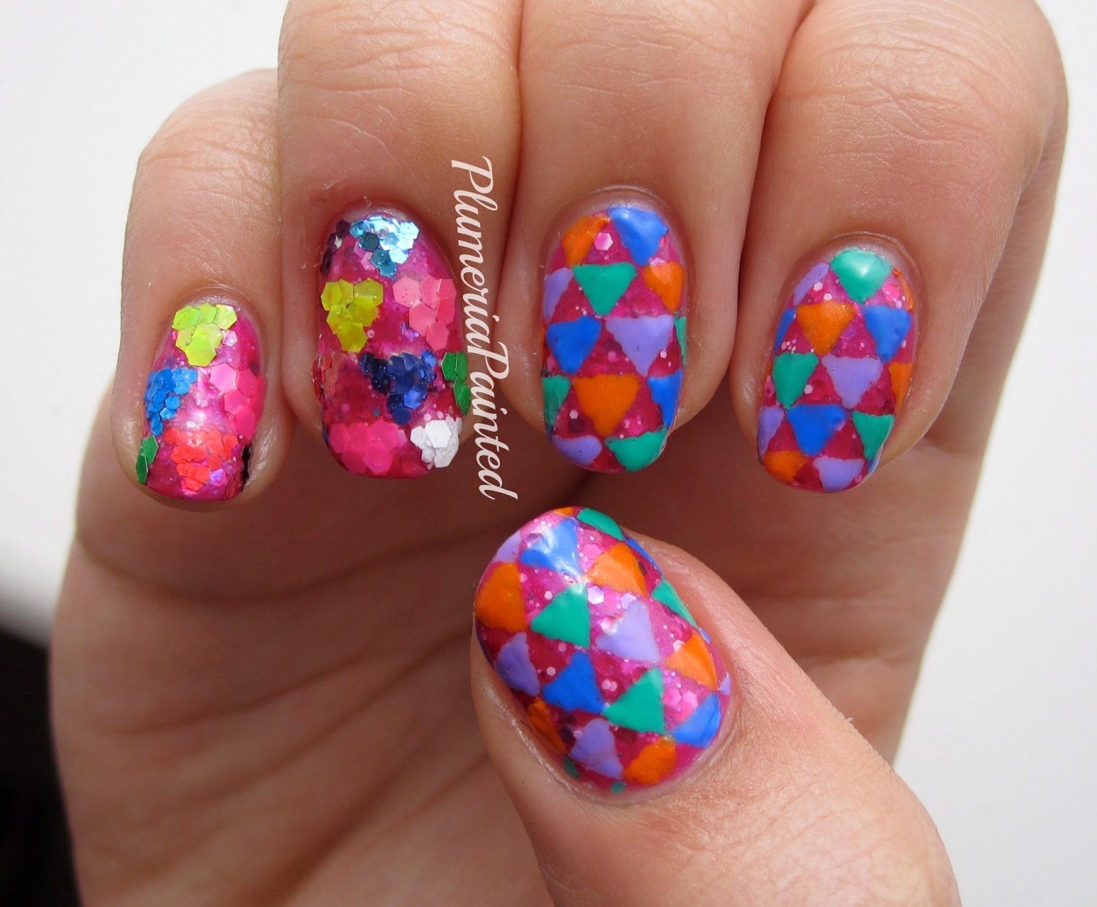PlumeriaPainted: Fun Triangle Nails