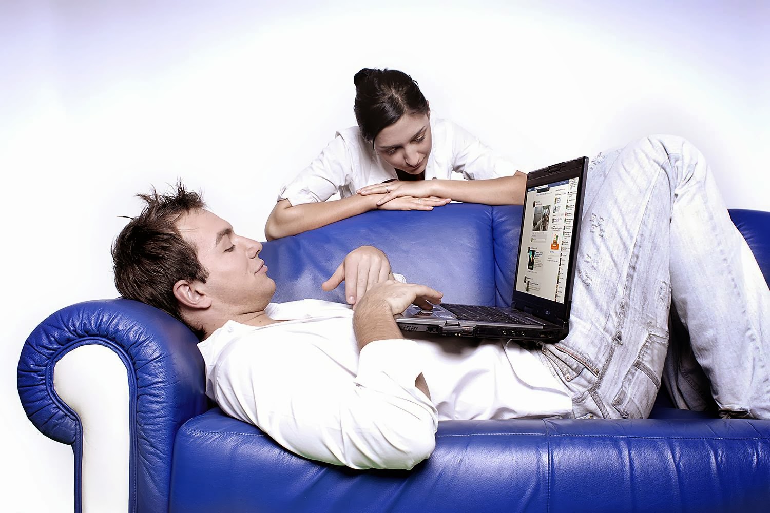 How many people use internet in the world? - We Share for Khmer