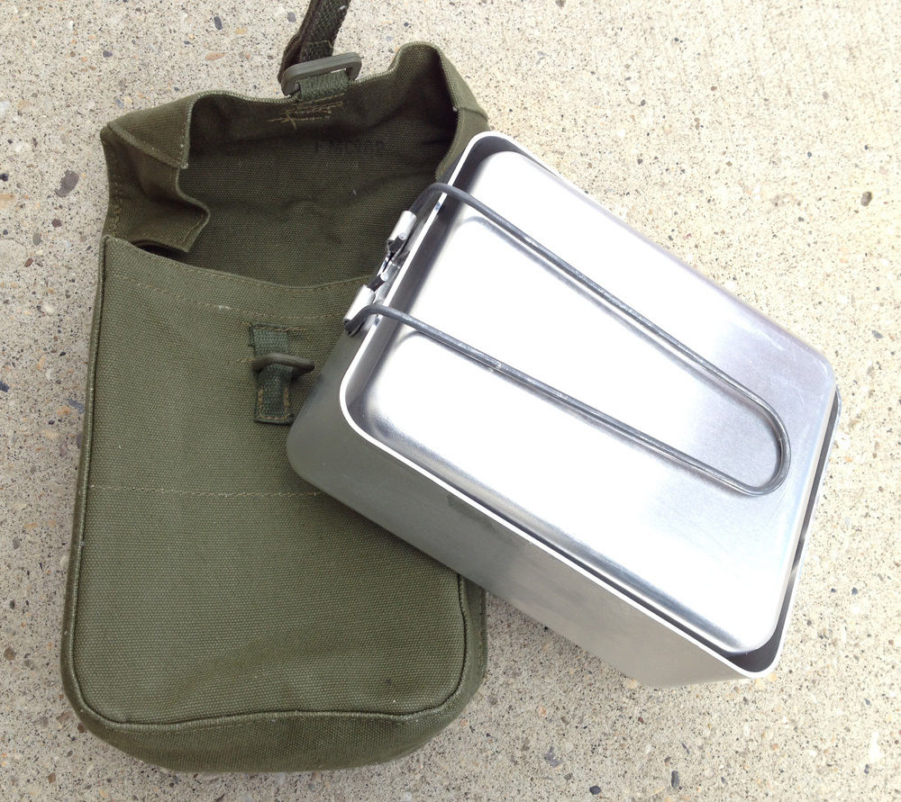 Webbingbabel: Canadian Army 64 Pattern Mess Tin Pouch