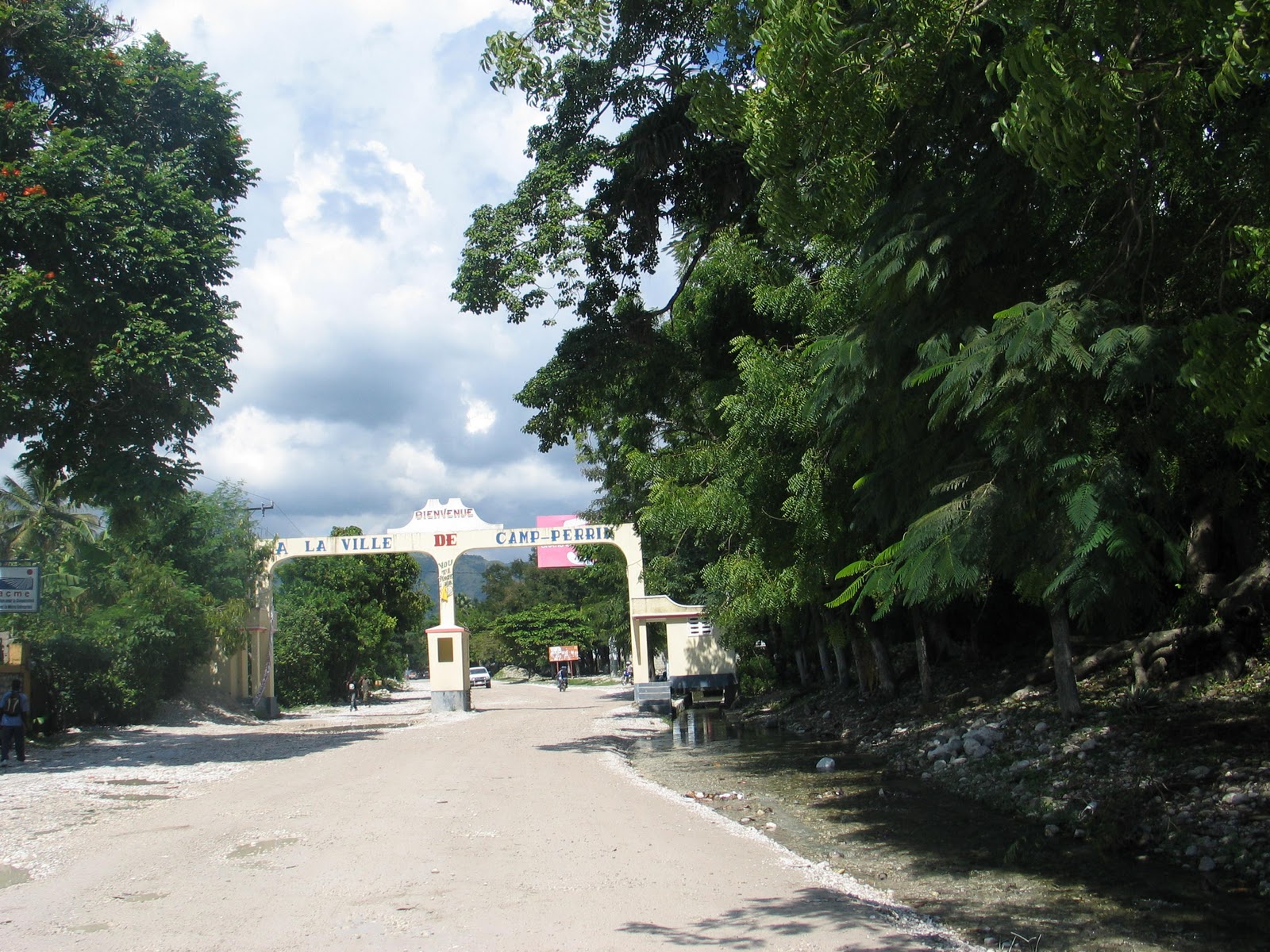 Vivre en Haïti au quotidien: Promenade vers Camp Perrin, Haiti