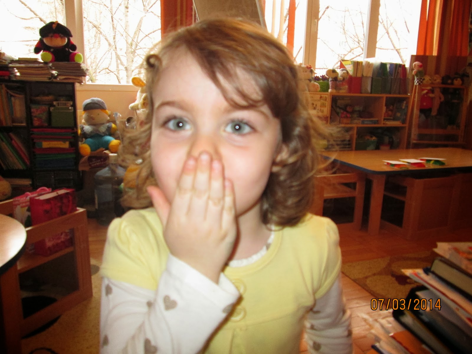 Mela si copiii: Un pupic dulce și un cântec pentru mămicuța mea!