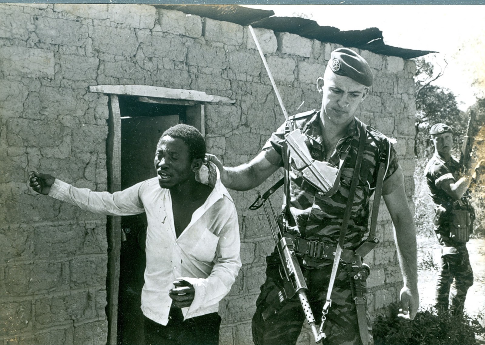 Survivre au Chaos: Un jour à Kolwezi...