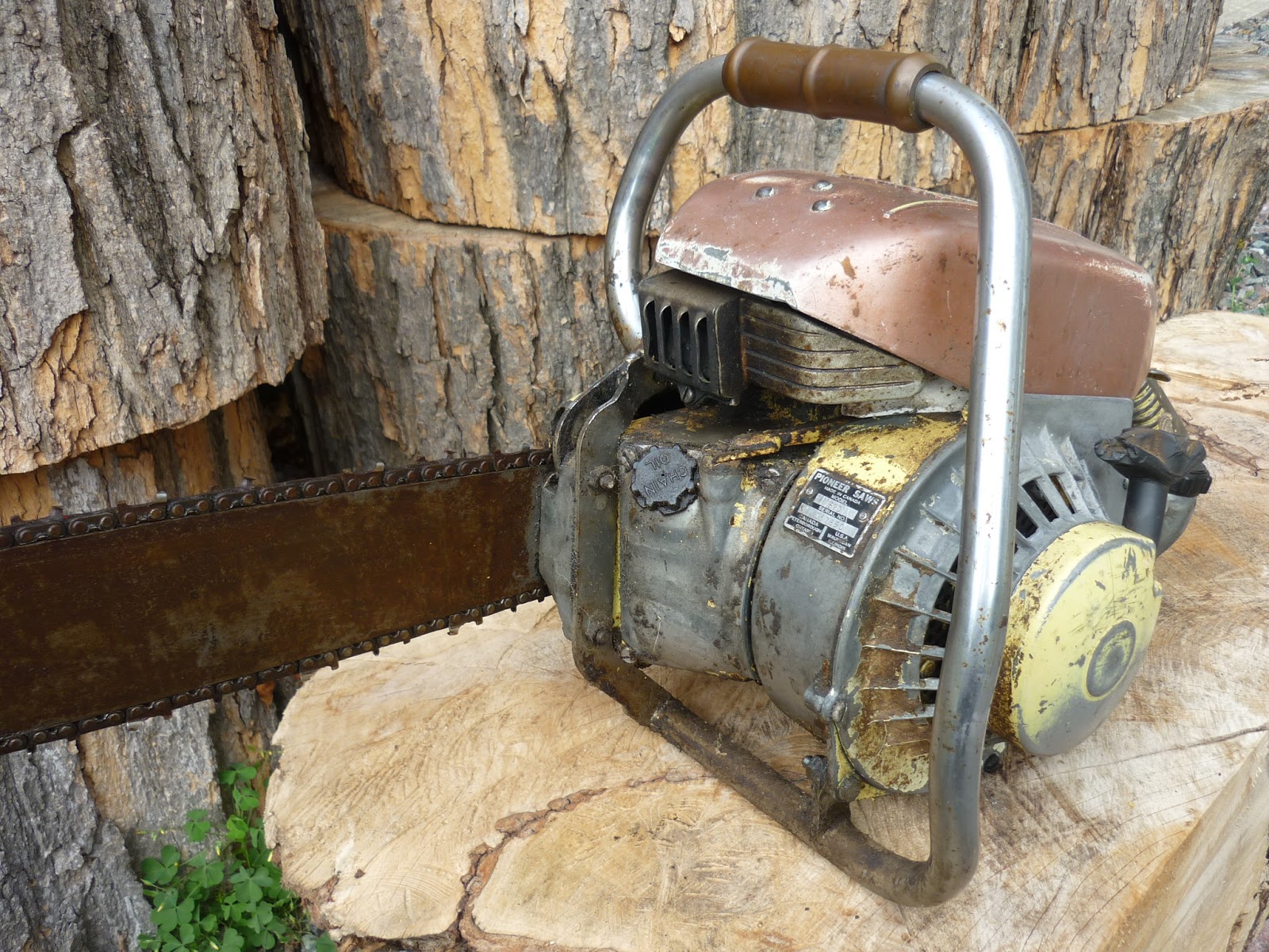VINTAGE CHAINSAW COLLECTION: PIONEER 620 SUPER.