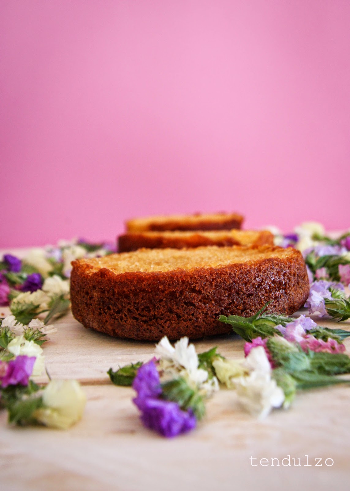 Mini layer cake de melocotón y chocolate blanco | tendulzo