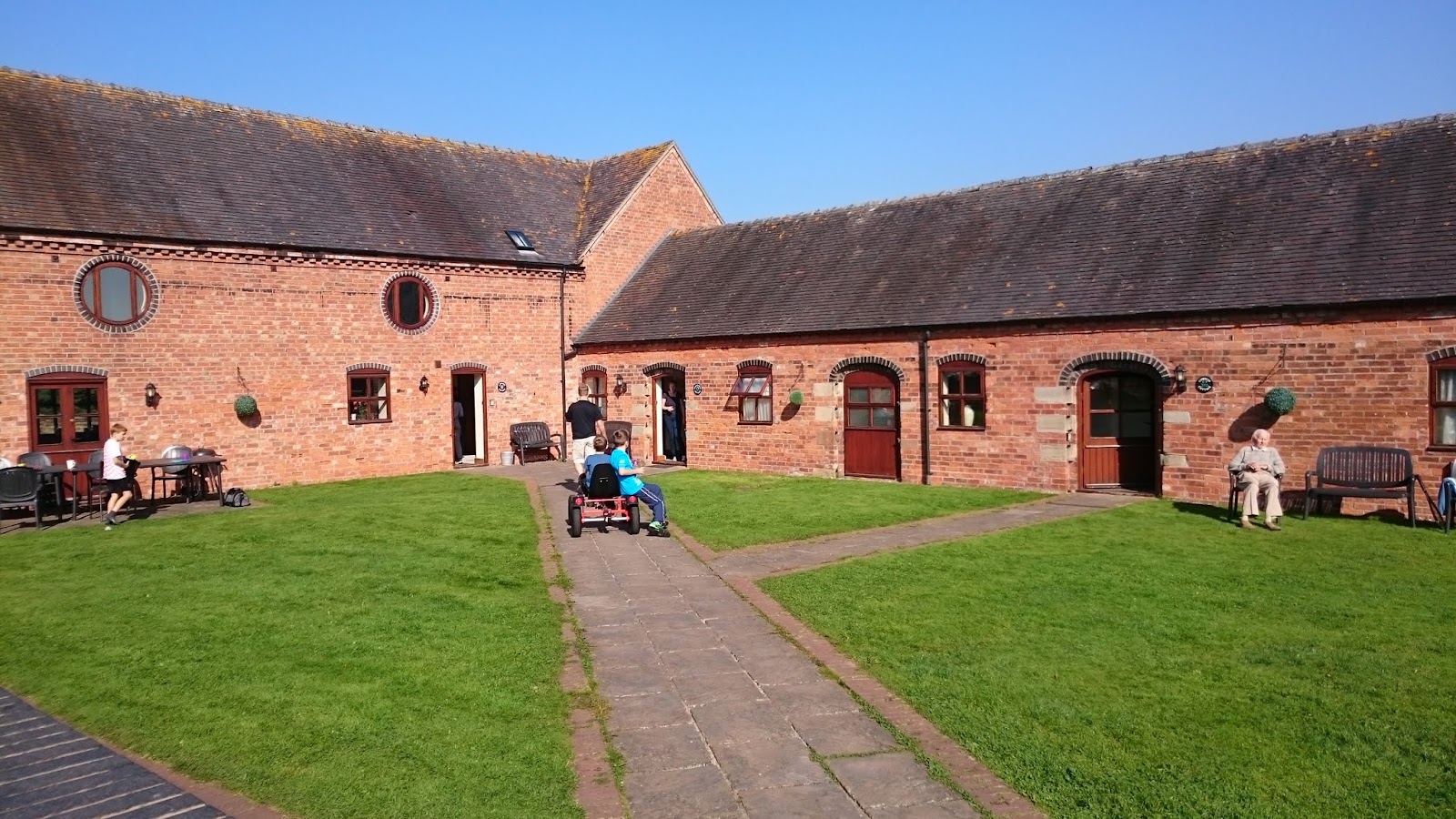 Layman's London: Oulton House Farm, Norbury, Stafford,Staffordshire
