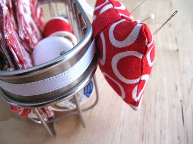 Sew Many Ways...: Suction Cup Sponge Holder…to Car Sewing Caddy