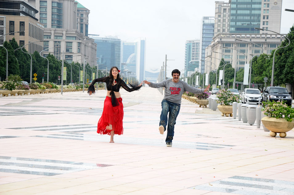 ADHINAYAKUDU MOVIE STILLS , BALA KRISHNA LAKSHMI RAI ADHINAYAKUDU ...