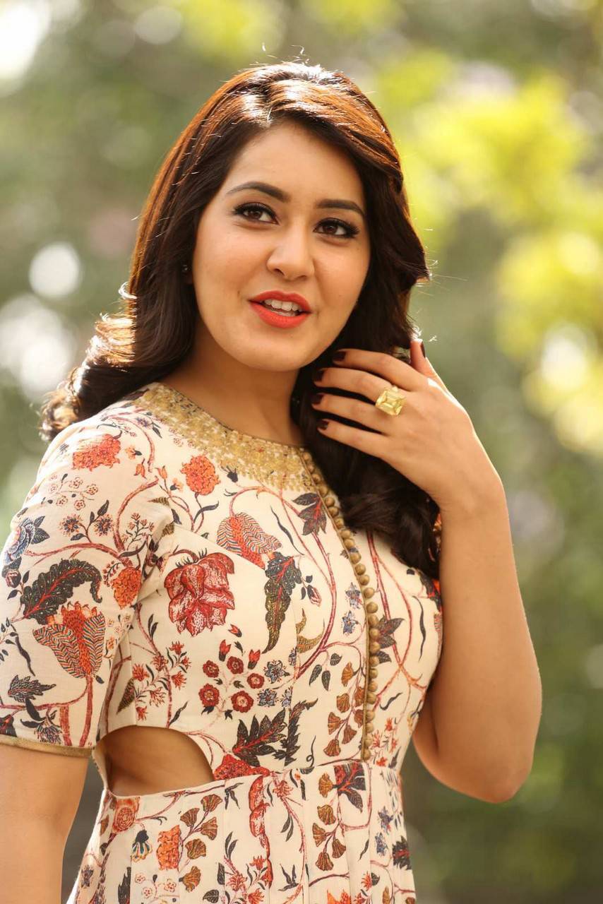 Tollywood Actress Rashi Khanna Cute Smiling Face Closeup Gallery Rashi Khanna