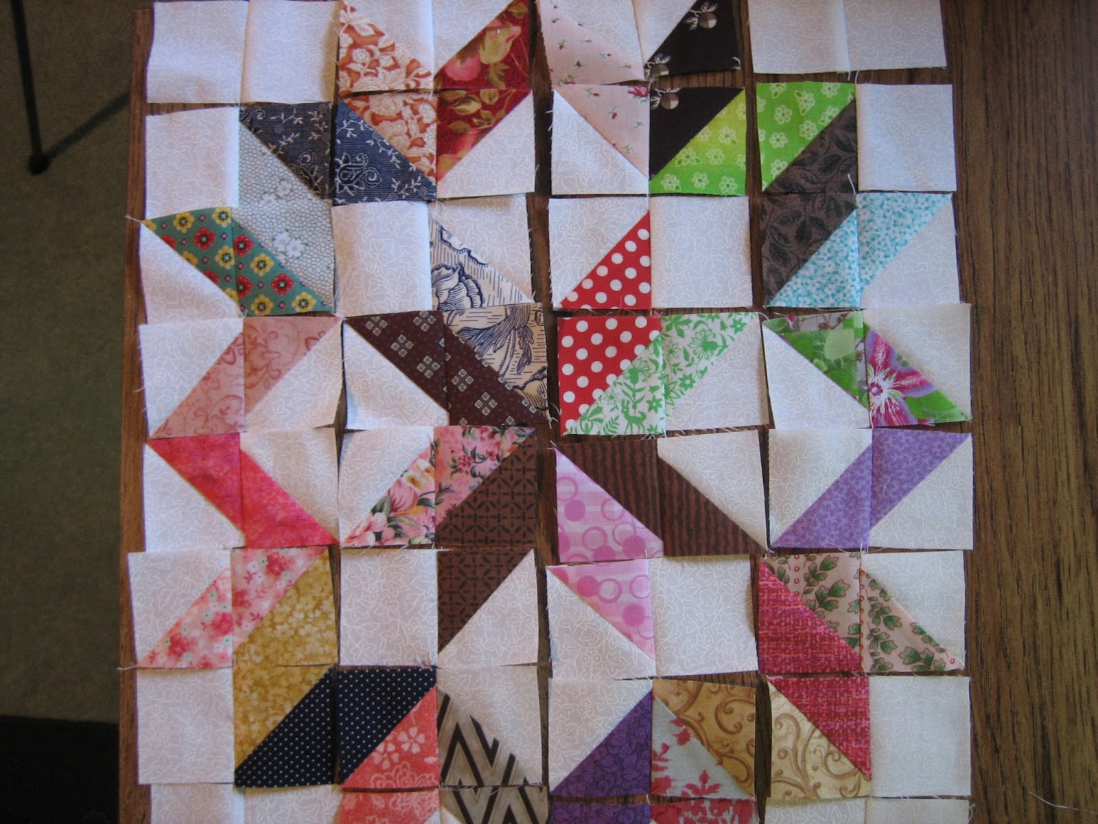 Red Letter Quilts: Scrappy Carpenter's Wheel Quilt Block Tutorial