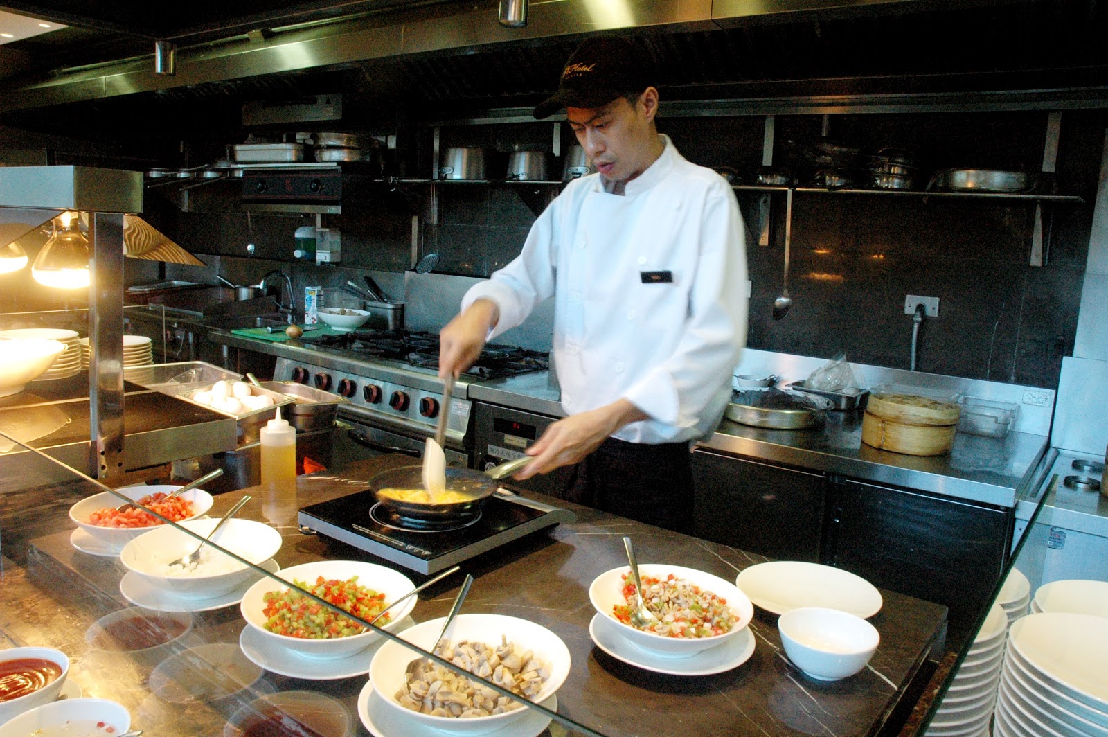 DUDE FOR FOOD: Breakfast at F1 Hotel Manila's F All Day Dining