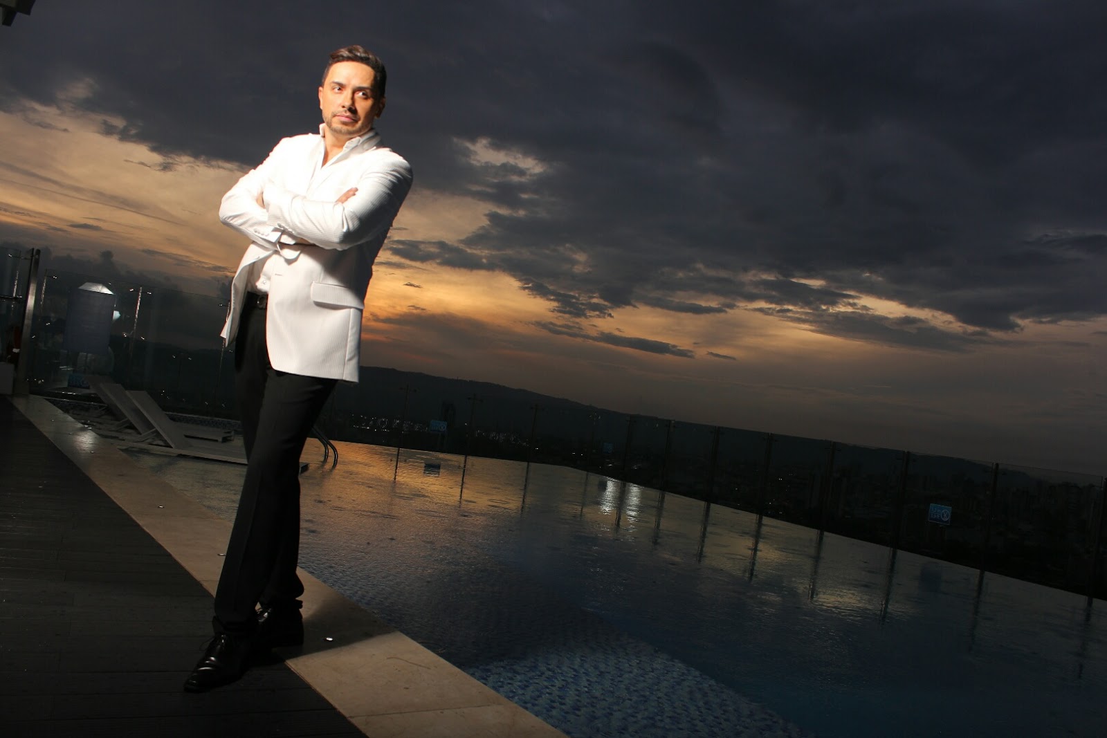 JOHN DENNIS, UN “ENAMORADO DE LA SALSA…”