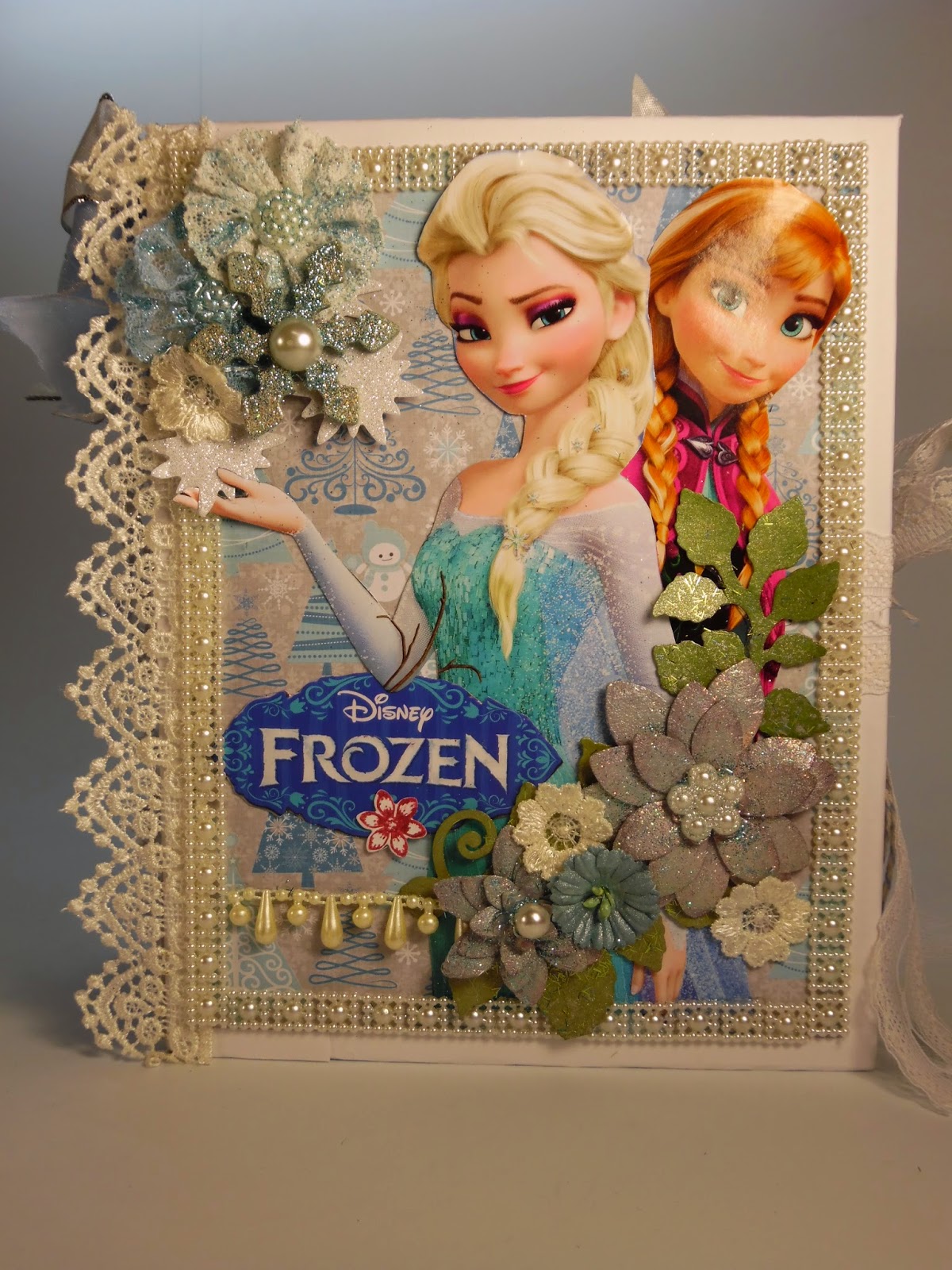 Designs by Shellie: DISNEY FROZEN MINI ALBUM