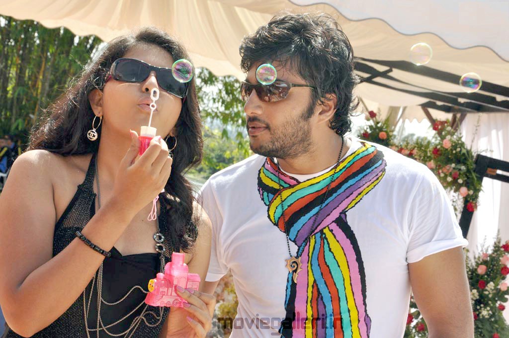 tamil cinema foto: Maharaja Movie Stills /Actor Sathya and Actress ...