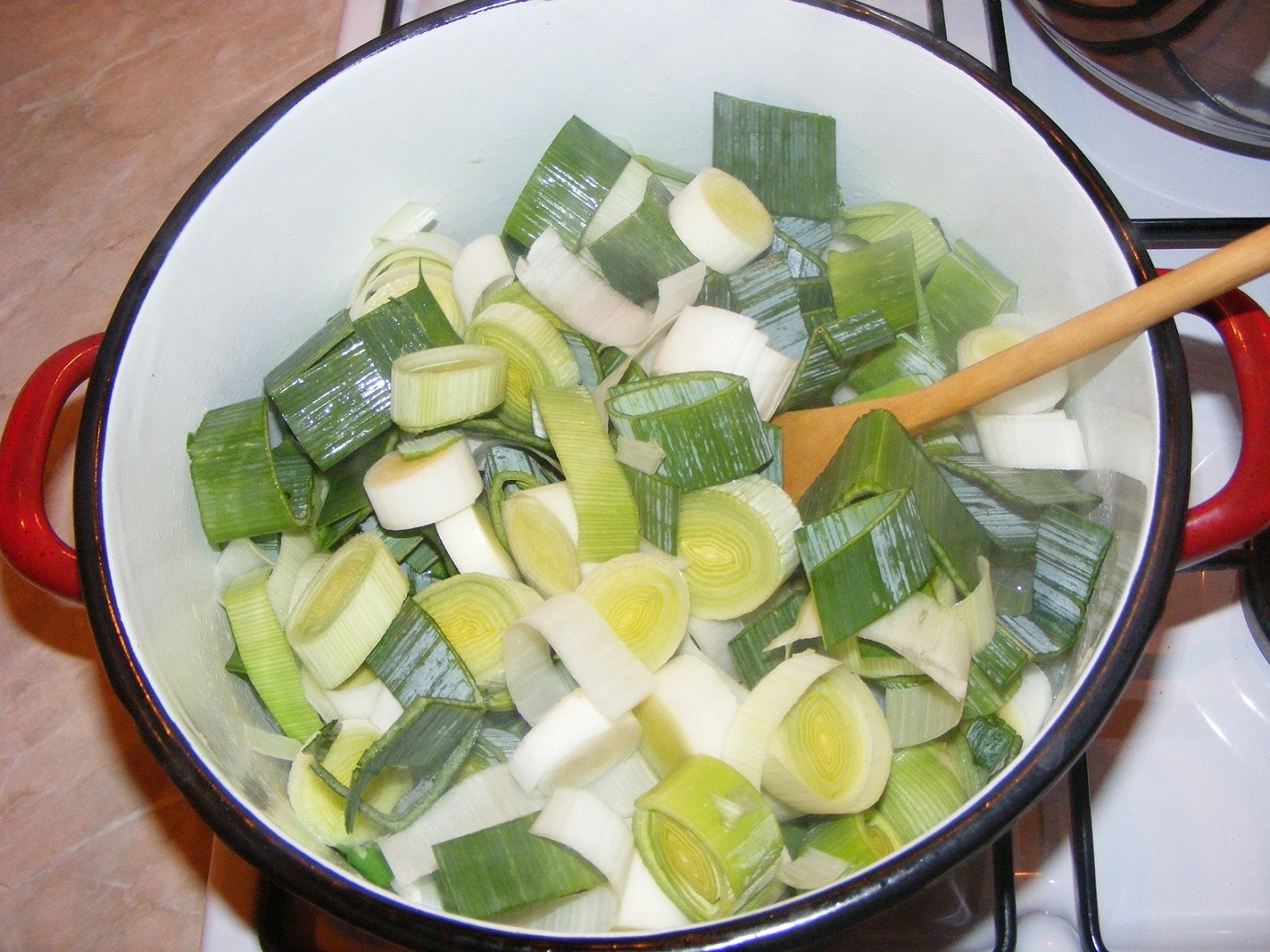 Limba de manzat cu praz si masline | Preparatedevis.ro