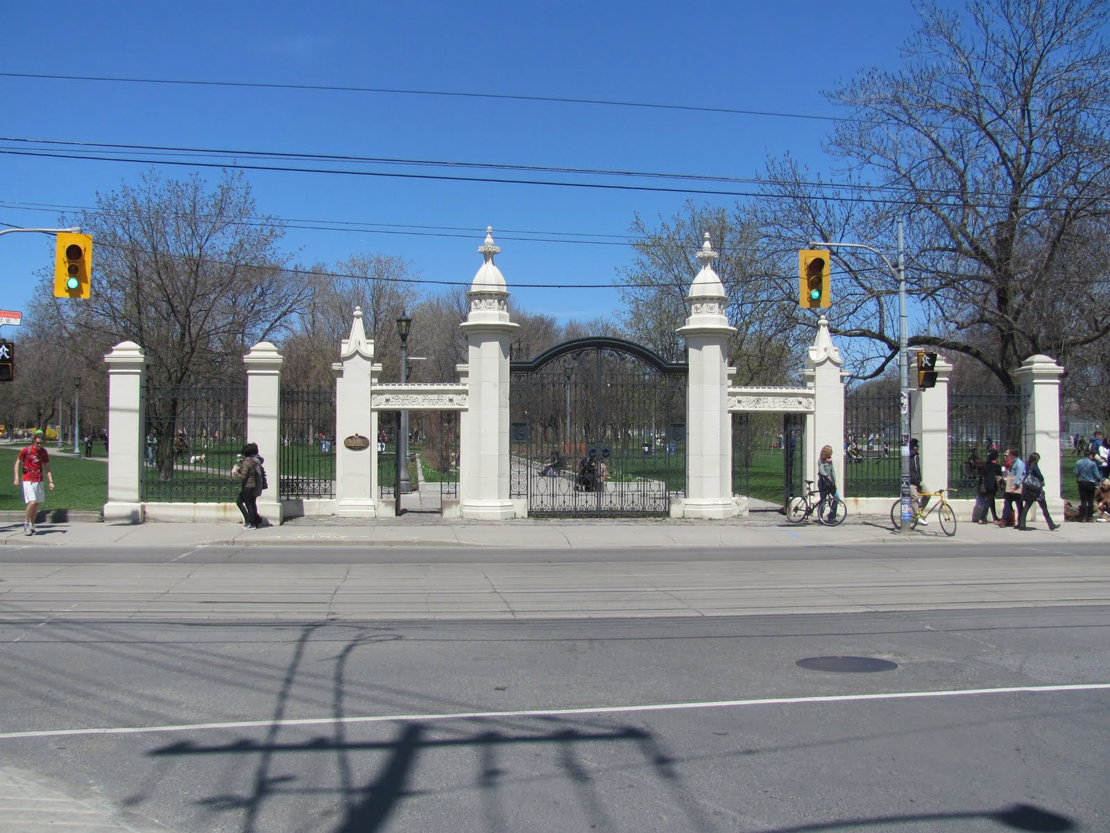 The World of Gord: Historic Plaques of Toronto - Trinity College